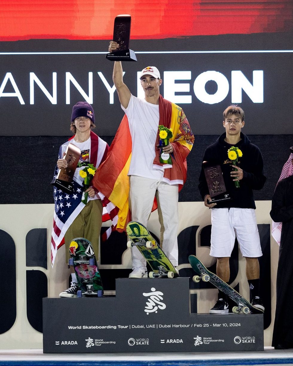Danny León makes history winning the gold medal at thehe WST de Dubai ...