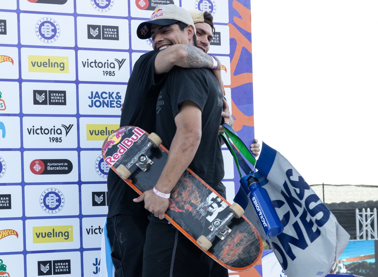 Marcelo Jiménez wins the Brinx Cup and takes home the $3,500 prize