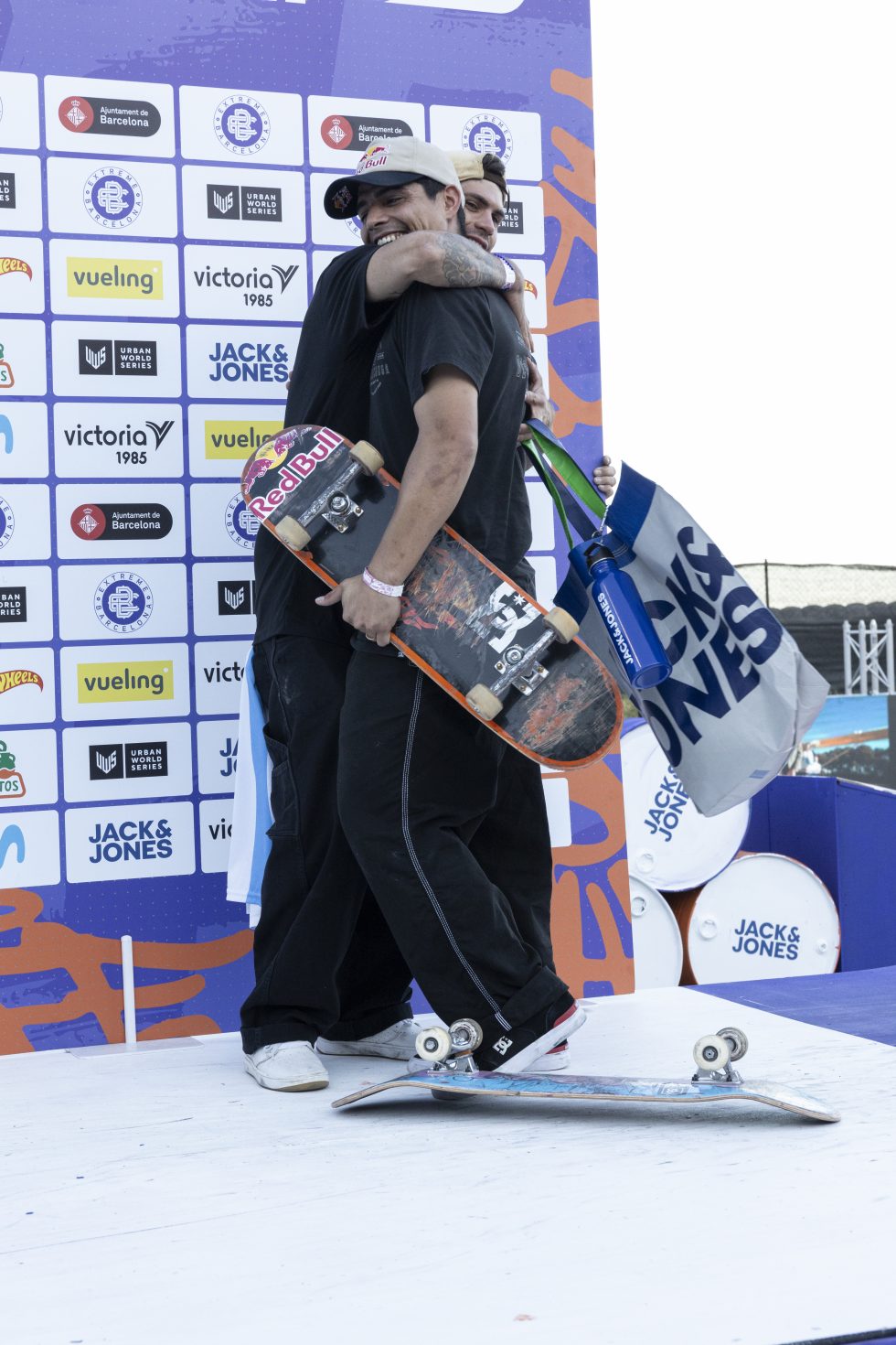 Marcelo Jiménez wins the Brinx Cup and takes home the $3,500 prize